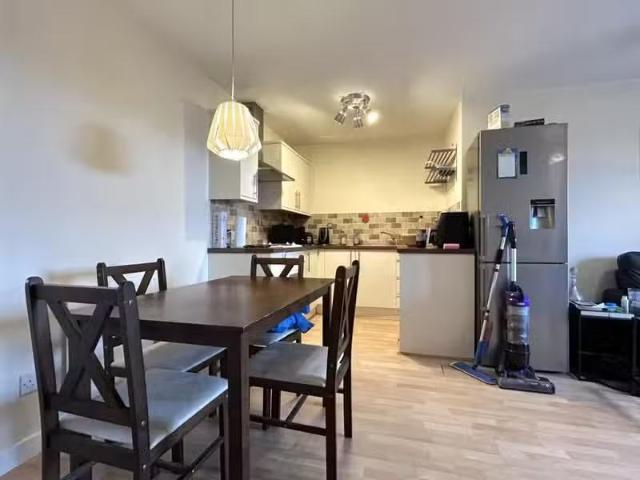 Charming 1 bedroom flat for rent in Campbell Drive, Windsor Qu.