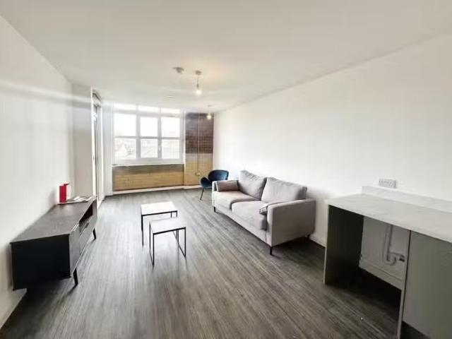 For Rent! 1 bedroom flat for rent in Cotton Gardens, Union Mil.