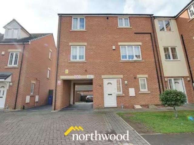 Deal! 1 bedroom flat for rent in Lakeside Mews, Thorne, Doncas.