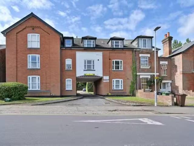 Cozy 1 bedroom flat for rent in Ramryge Court, Prospect Road.