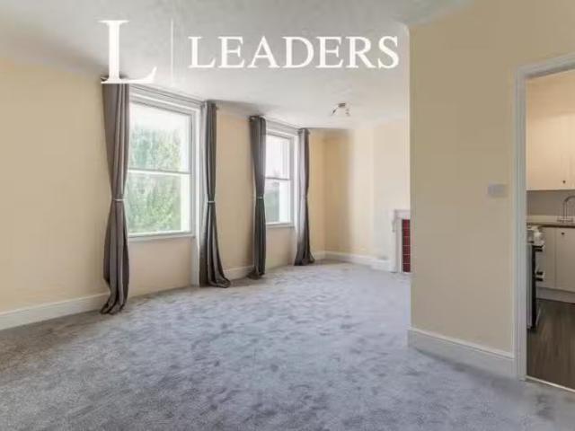 Unique 1 bedroom flat for rent in South Terrace, BN17