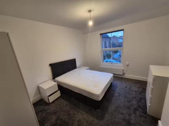 Unique 1 bedroom house of multiple occupation for rent in Thor.