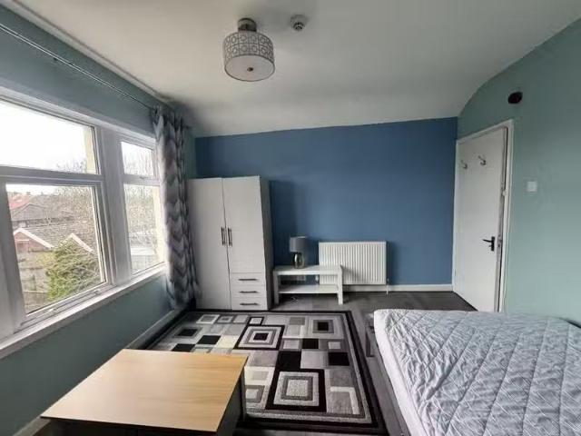 Nice 1 bedroom house of multiple occupation for rent in Church.