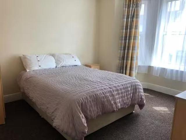 Unique 1 bedroom house share for rent in Albert Road, Poole, D.