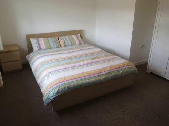 Cozy 1 bedroom house share for rent in Double bedroom To Rent.