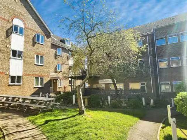 Just in! 1 bedroom house share for rent in Forest Road House.