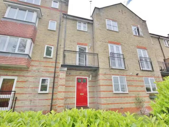 Deal! 1 bedroom house share for rent in Parkinson Drive, Chelm.