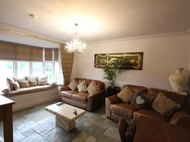 Deal! 1 bedroom house share for rent in Room 4, 44 Holly Lane.