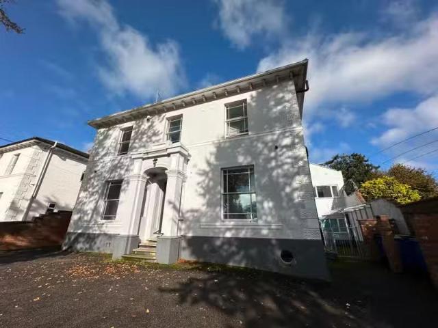 Just in! 1 bedroom house share for rent in Room 27, CV32