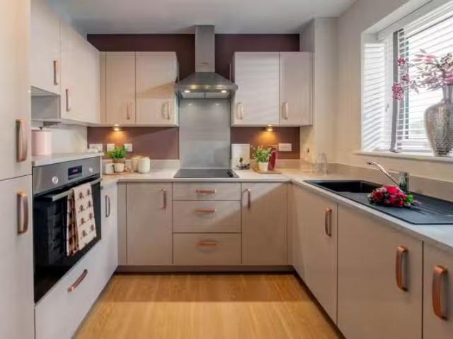 Just in! 1 bedroom retirement property for rent in Connaught C.