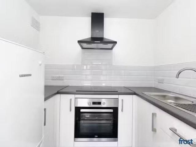 Unique 1 bedroom retirement property for rent in Seldown Road.