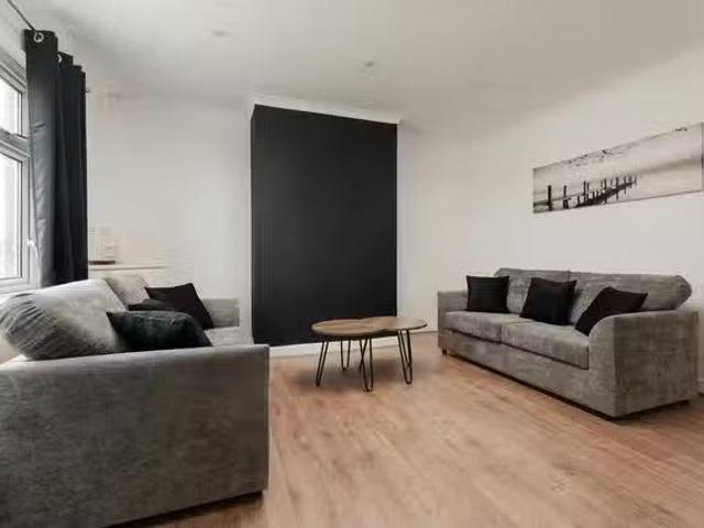 Nice 1 BR Mac Donald Avenue, Farnworth