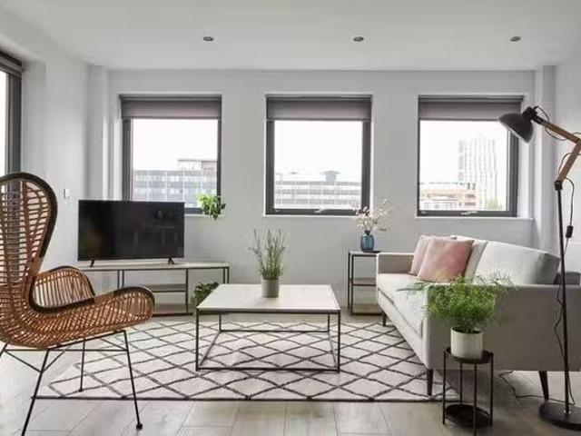 Cheap 1 BR Marlborough Hill