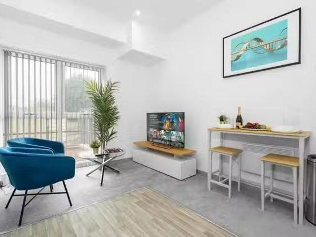 Unique 1 BR Oak Street, Brierley Hill