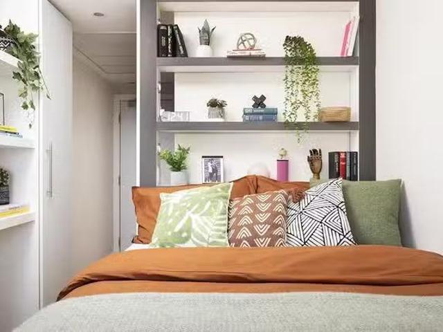 Cheap 1 BR Bridgewater Heights Classic En Suite