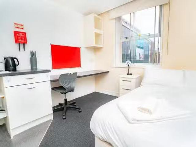 Just in! 1 BR Broadgate