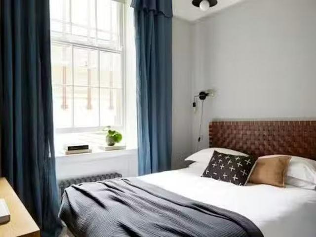 Just in! 1 BR City Road, London
