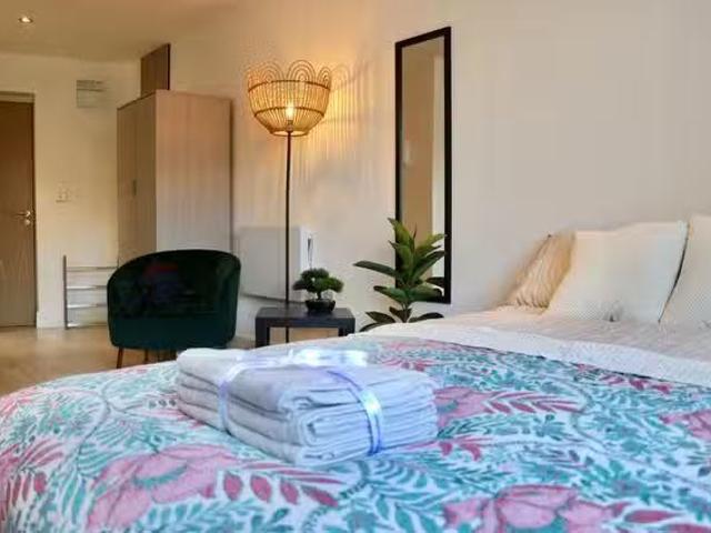 Rental! 1 BR Dojo House Skyview Studio
