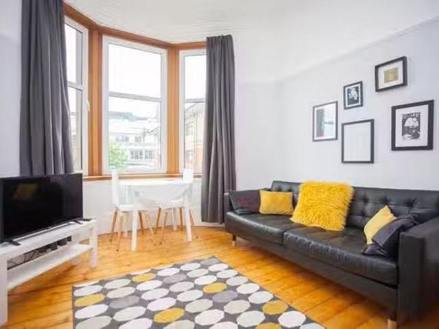 Deal! 1 BR Esmond Street