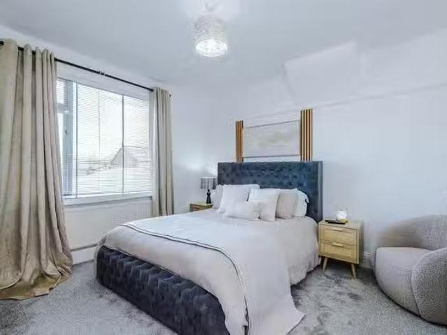 Just in! 1 BR Finney Lane, Heald Green