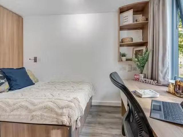 Nice 1 BR Go Britanya Islington Residence Silver Ensuite Upp.