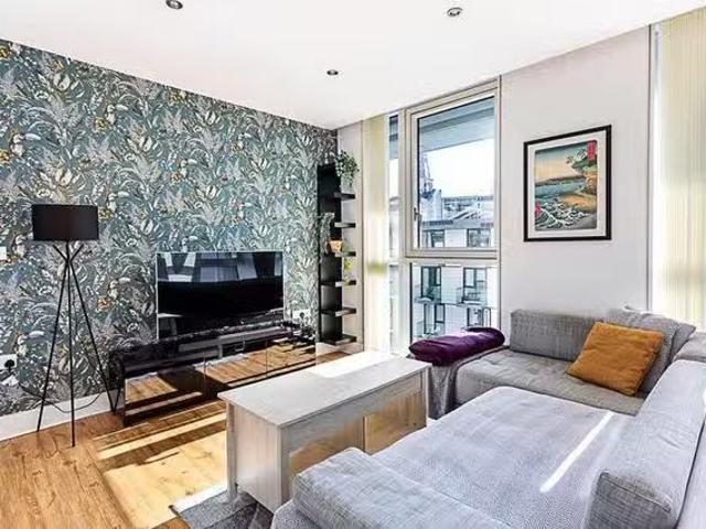 Cozy 1 BR Gower's Walk