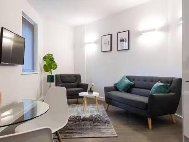 Deal! 1 BR Griffiths Way