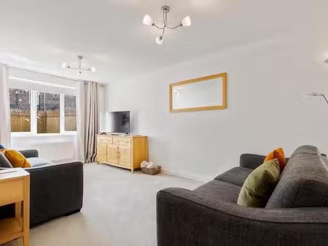 Charming 1 BR Grosvenor Road