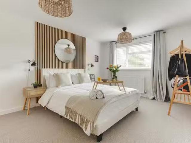 New 1 BR Hydean Way, Stevenage