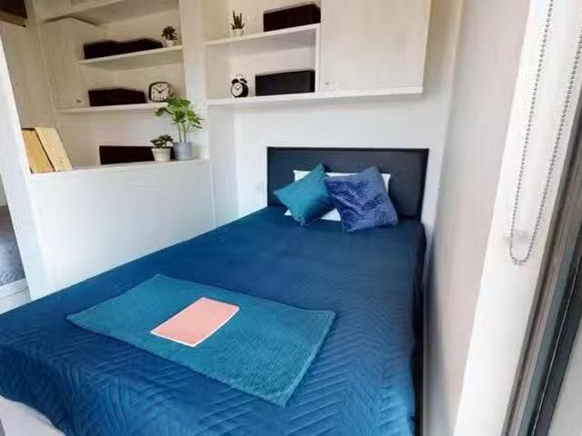 Nice 1 BR i Q Aldgate Twin Room Plus Shared