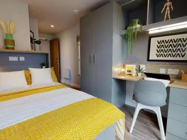 Cheap 1 BR i Q Altus House Silver En Suite Plus