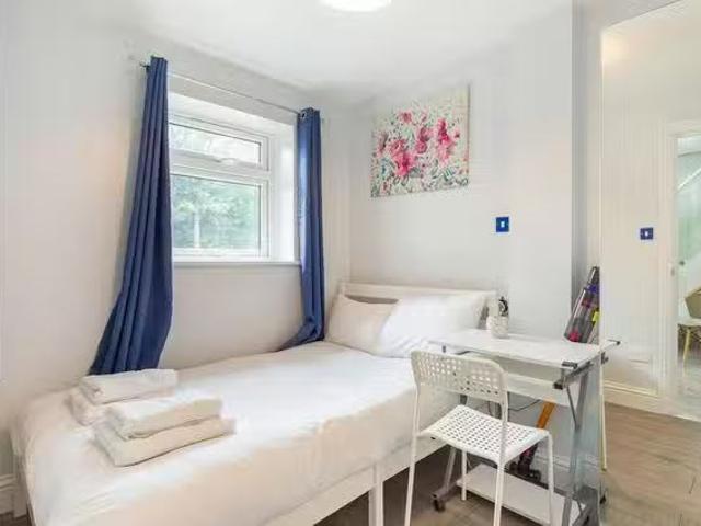 New 1 BR Joshua Street, London