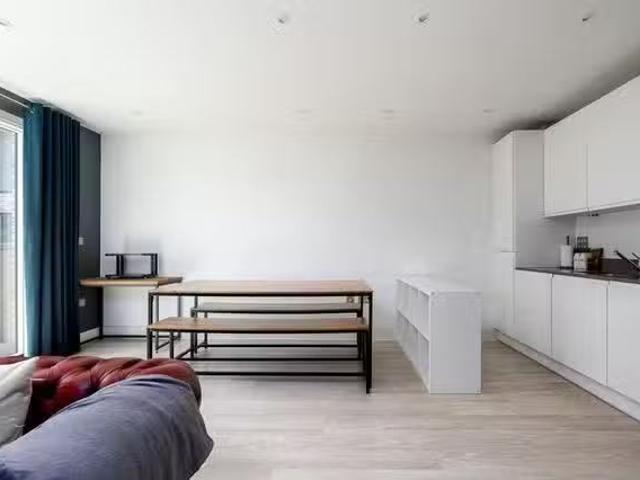 Nice 1 BR Lakeside Drive
