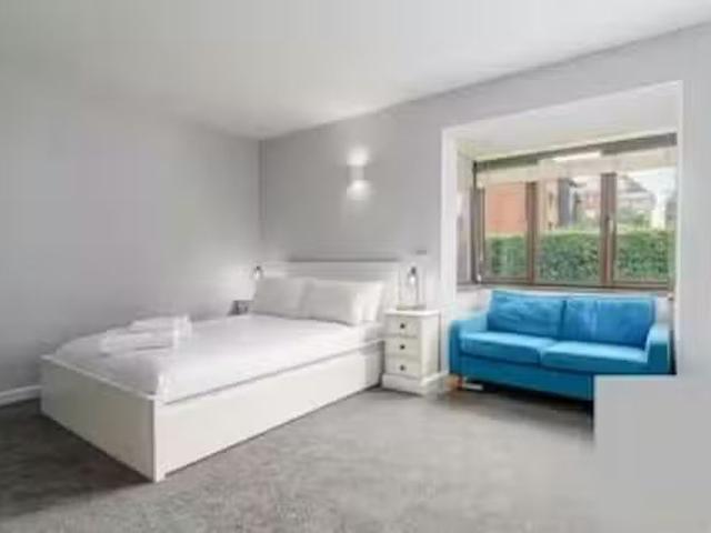 Charming 1 BR Palmerston Road, London