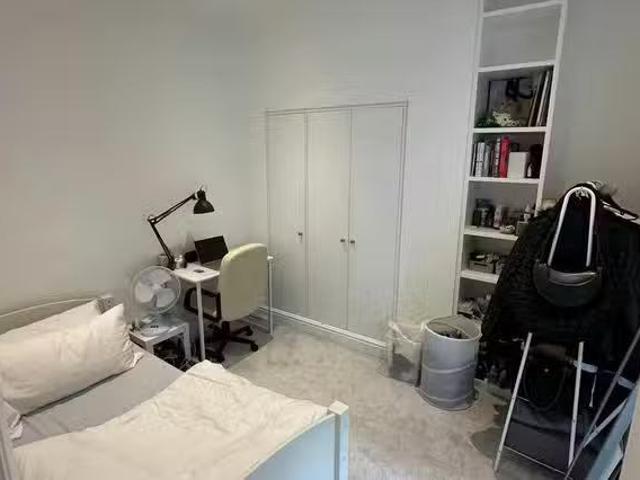 Just in! 1 BR Philbeach Gardens, London