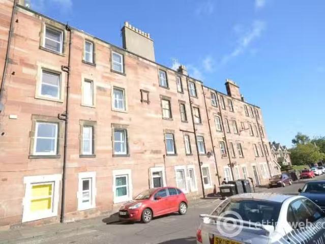 Nice 1 BR Property to rent in 3, Peffer Place, Edinburgh, EH16.