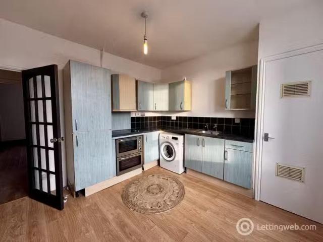 Rental! 1 BR Property to rent in 12 Raeburn Place, Aberdeen, A.