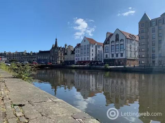 Cozy 1 BR Property to rent in 6, Commercial Wharf, Edinburgh.