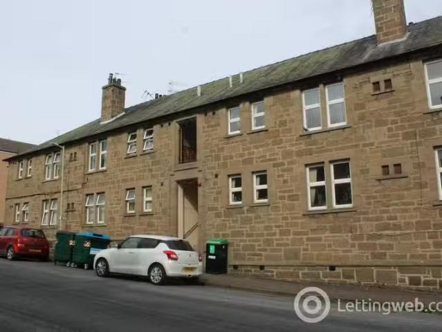 Cheap 1 BR Property to rent in Clepington Street, Dundee, DD3.