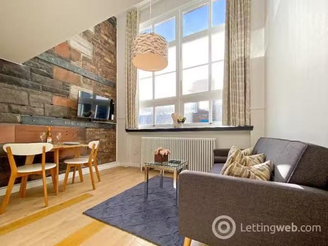 For Rent! 1 BR Property to rent in Flat 5, Mc Donald Road, Bro.