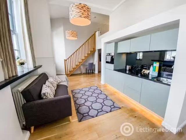 Cheap 1 BR Property to rent in Flat 68, Mc Donald Road, Brough.
