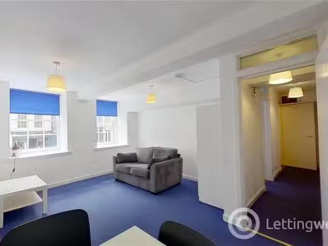 Cheap 1 BR Property to rent in High Street, Edinburgh, EH1