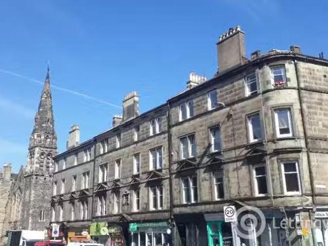 Unique 1 BR Property to rent in London Road, Easter Road, Edin.