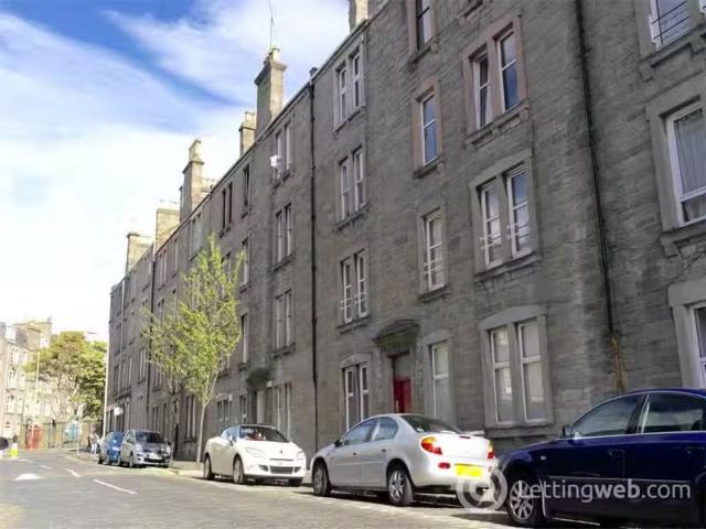 Nice 1 BR Property to rent in Morgan Street, Stobswell, Dunde.