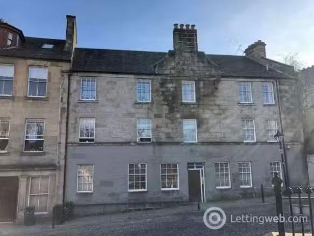 Unique 1 BR Property to rent in School Wynd, Paisley, Renfrews.