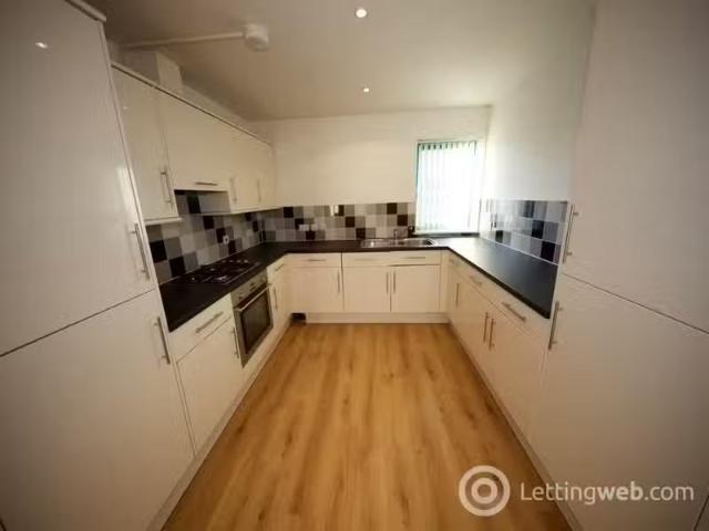 Cheap 1 BR Property to rent in Panmure Court, West Victoria Do.