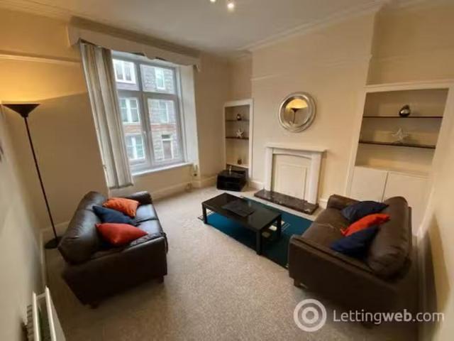 For Rent! 1 BR Property to rent in Wallfield Place, First Floo.