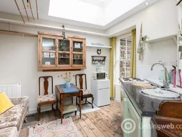 Deal! 1 BR Property to rent in Upper Bow, Edinburgh, EH1