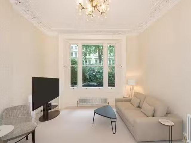 Nice 1 BR Rutland Gate