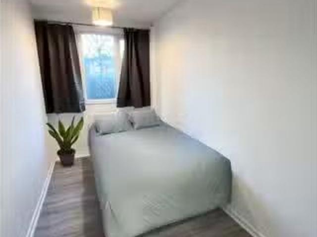 Cheap 1 BR Room in a shared flat for rent in Notting Barns, Lo.
